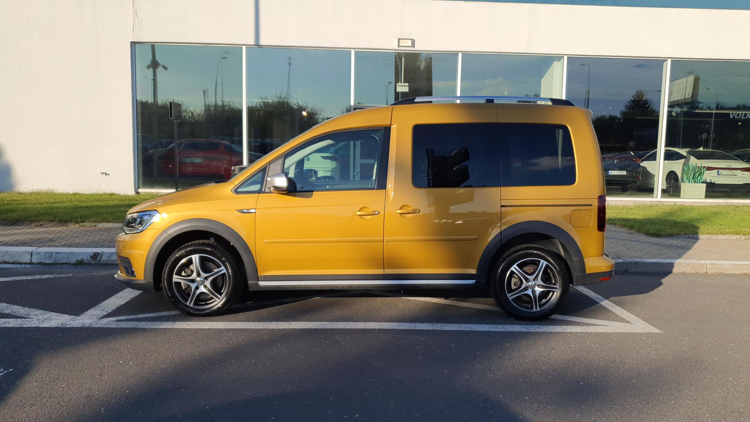 Zalety używanego Volkswagen Caddy 4 i 5 generacji - Mobilni.pl